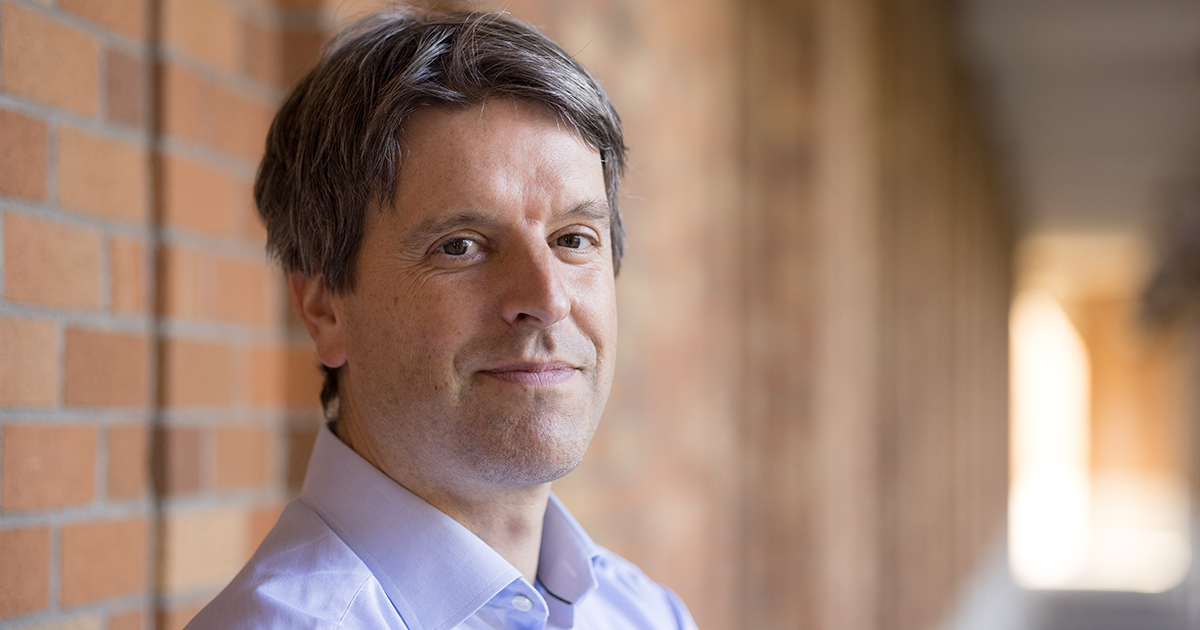 Allen School News » Rozenberg Tulip Award winner Georg Seelig finds ...